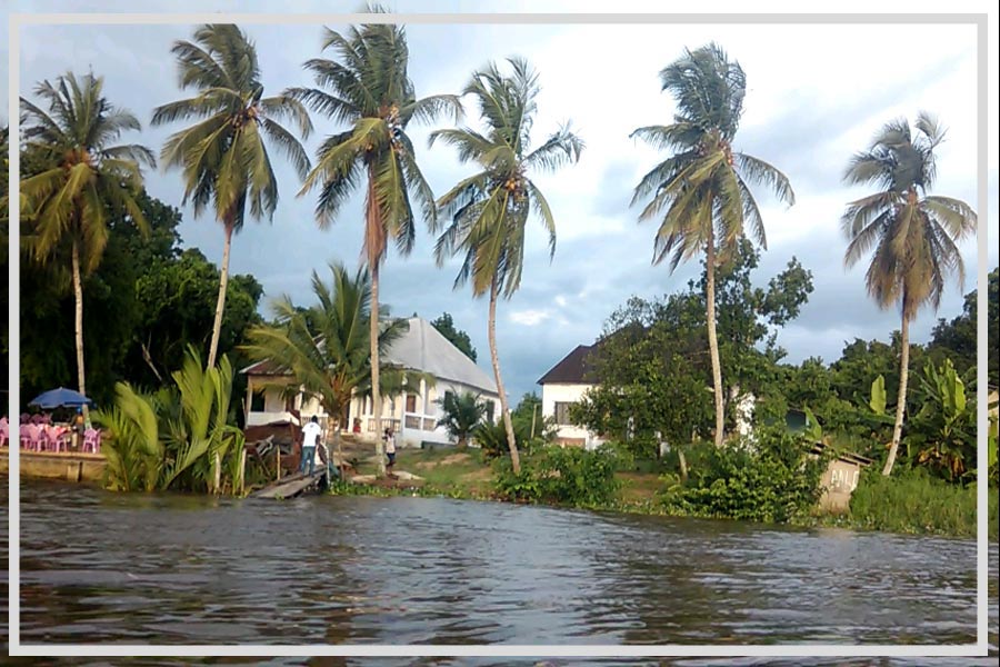 Visit the coastal city Douala (Duala) with Maresa voyage