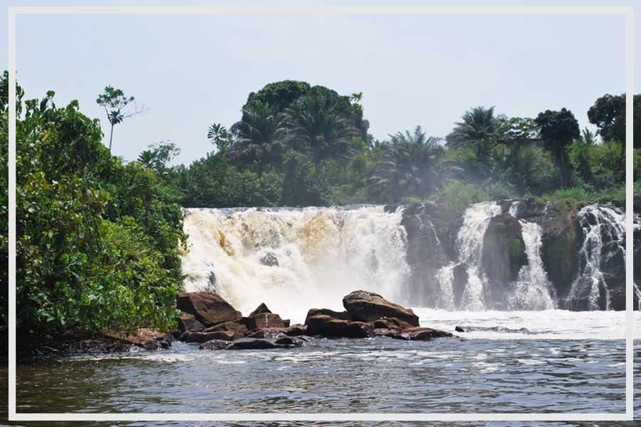 Visit the Lobé waterfalls in the south of Cameroon - Maresa voyage
